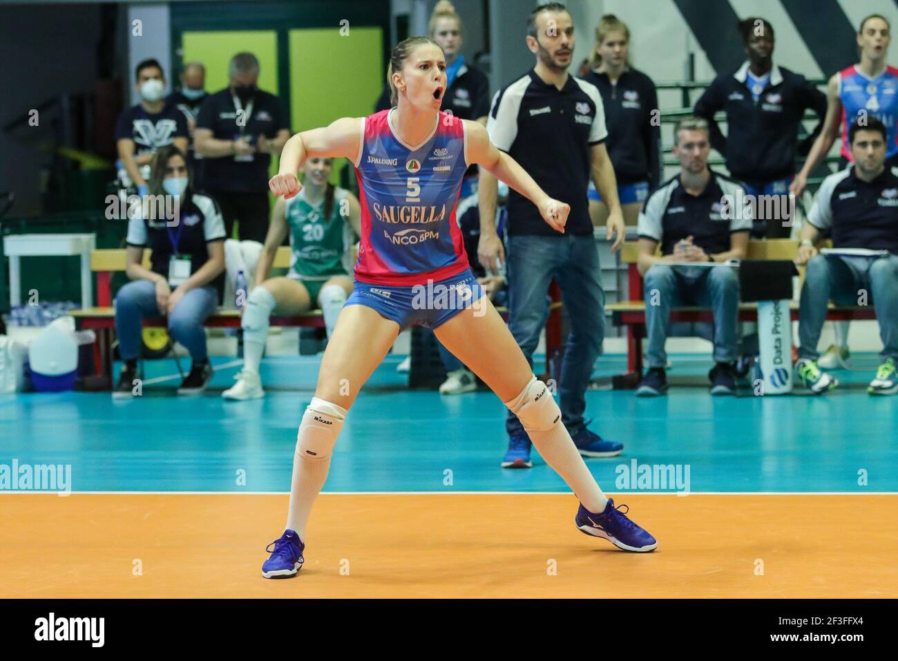 Laura heyrman hi-res stock photography and images - Alamy