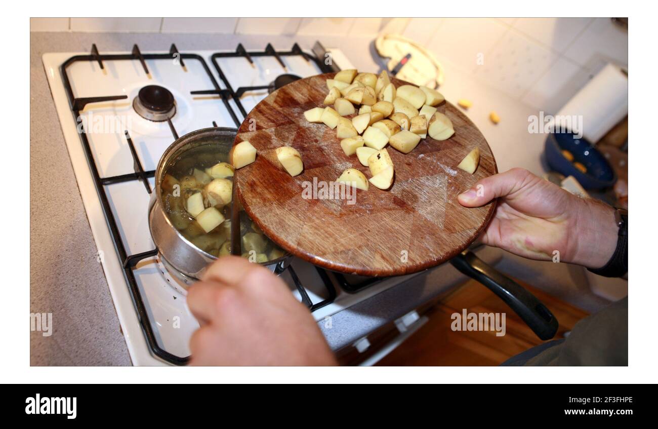 Simon Usborne cooks a pack lunch and eats in the office. Tuna and Onion ...