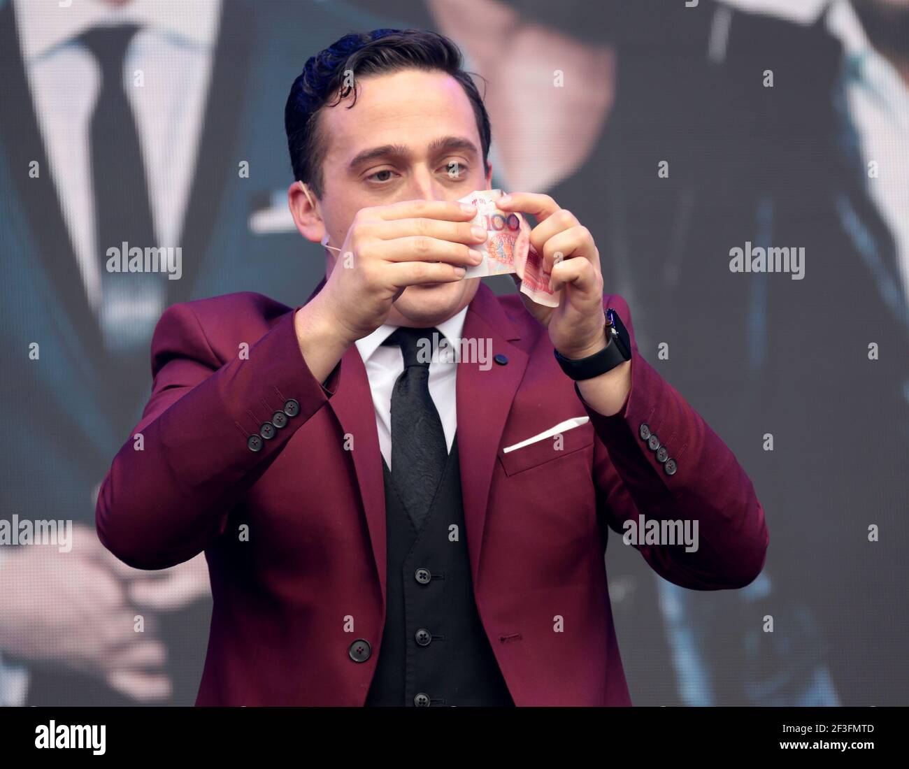 Paul dabek hi-res stock photography and images - Alamy