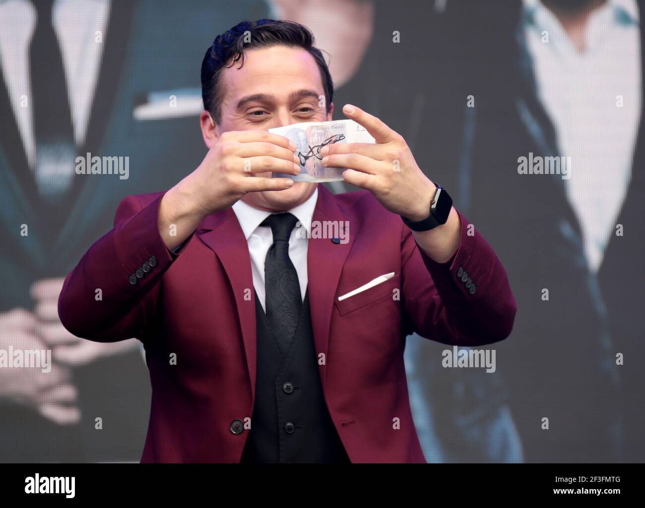 Paul dabek hi-res stock photography and images - Alamy