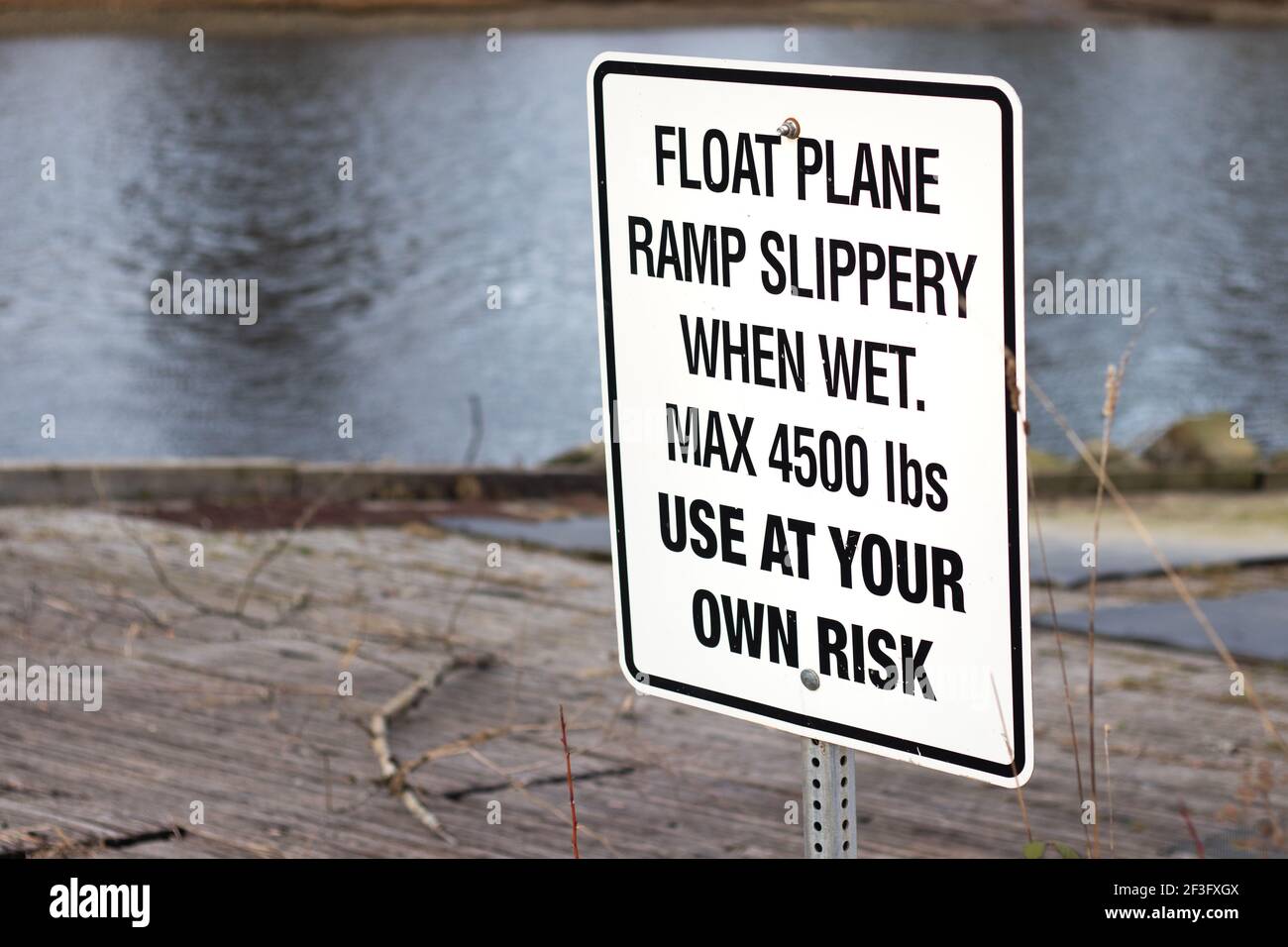 Float plane ramp hi-res stock photography and images - Alamy
