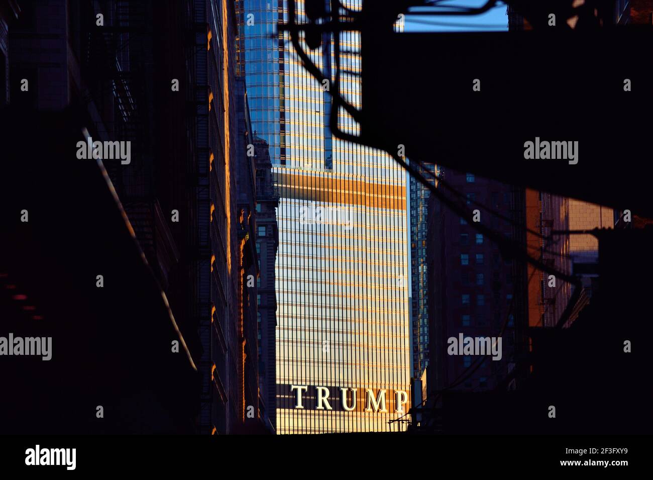 Chicago, Illinois, USA. Trump Tower reflecting the sunrise as seen ...