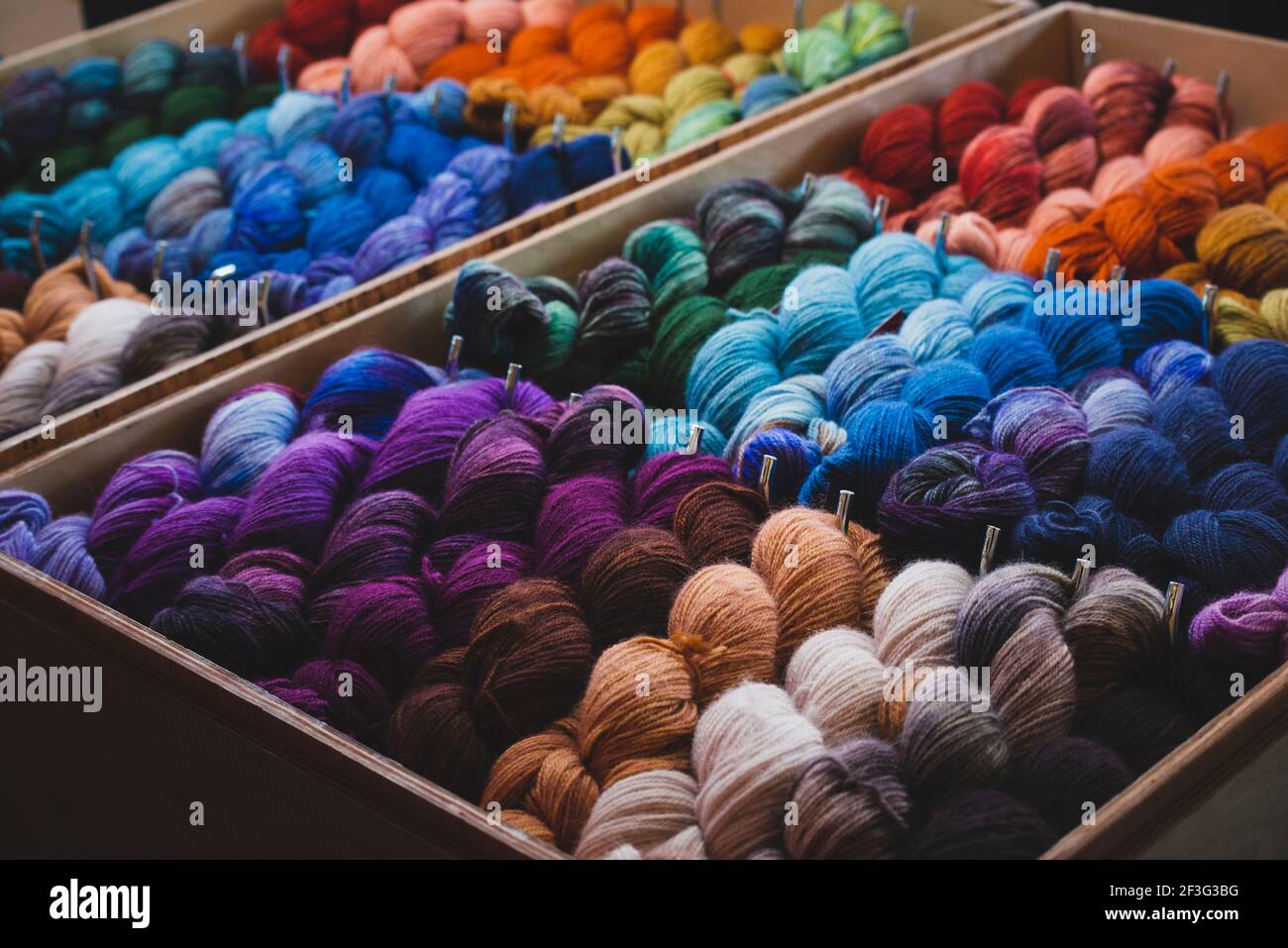 Yarn string art hi-res stock photography and images - Alamy