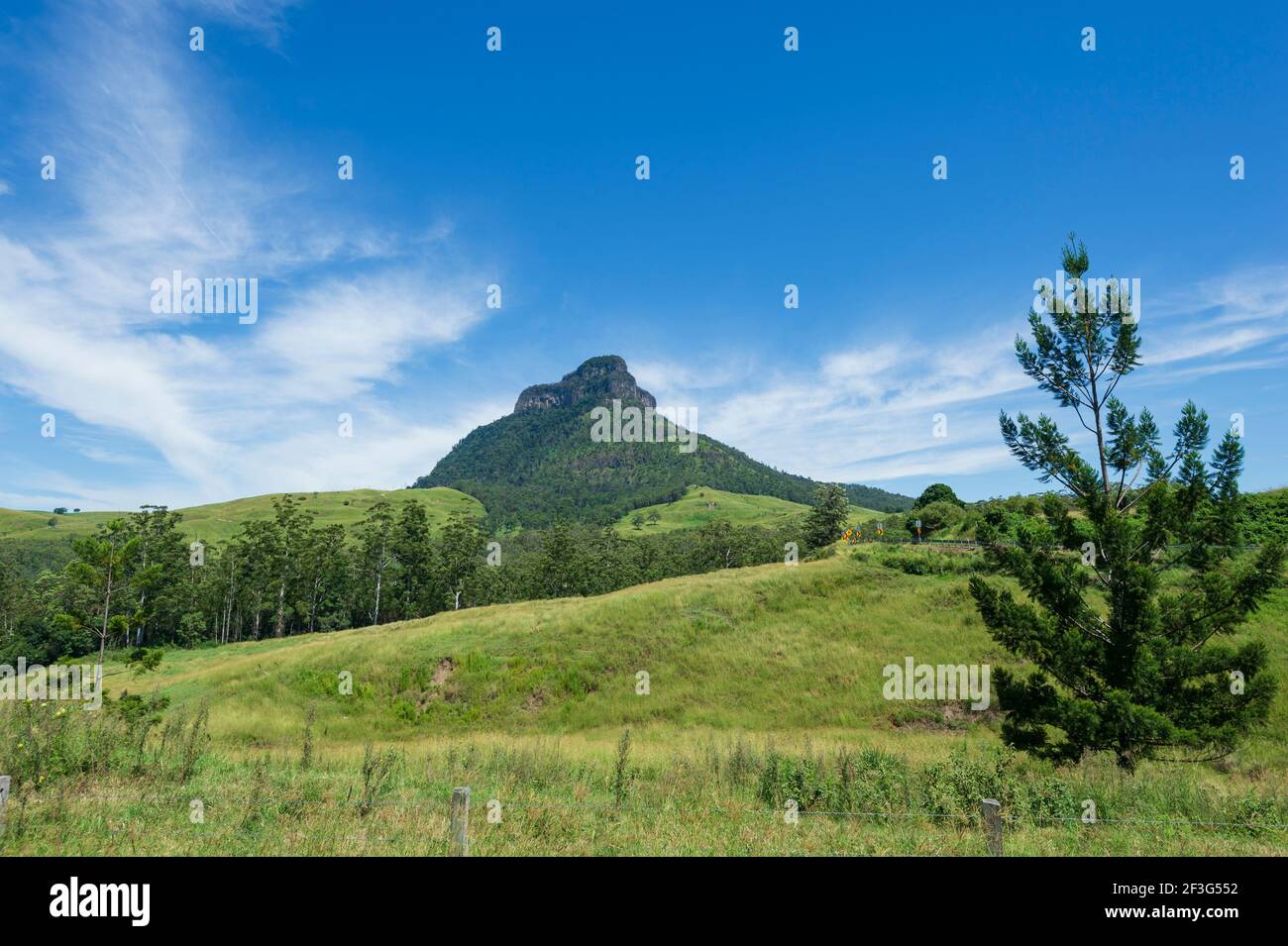 View of Mount Lindesay on the Scenic Rim, Mount Barney National Park ...
