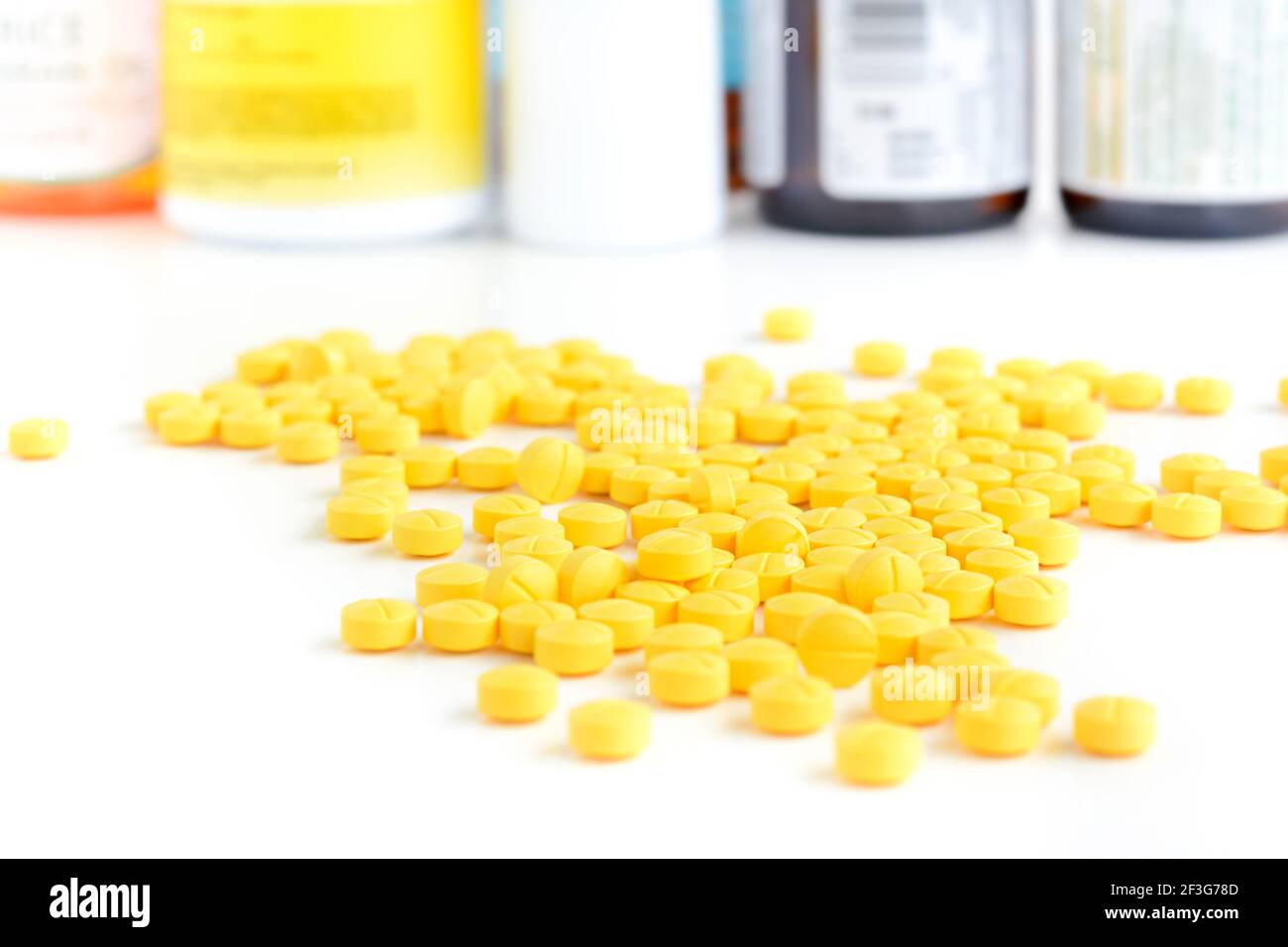 Table healthcare and medicine hi-res stock photography and images - Alamy