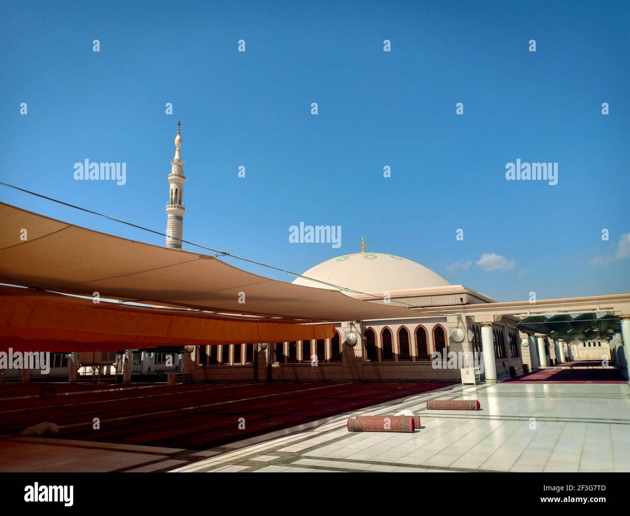 mosque of the prophet muhammad in madina, Saudi arabia Stock Photo - Alamy