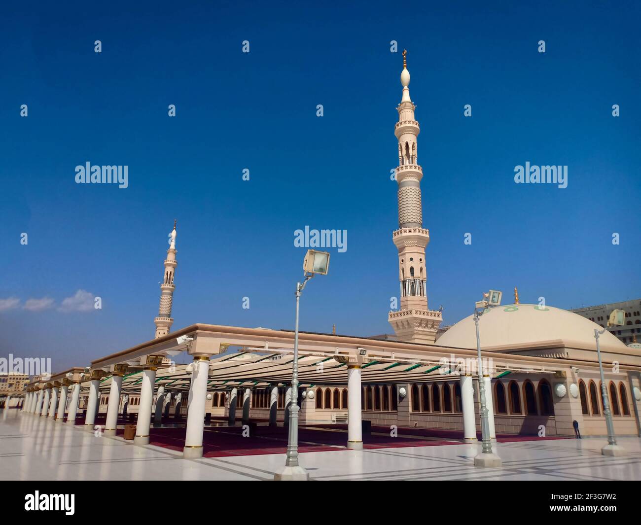 Mosque of the prophet hi-res stock photography and images - Alamy