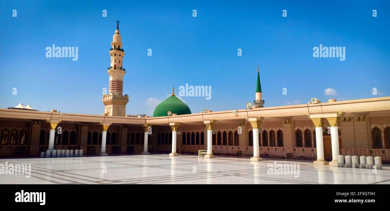 mosque of the prophet muhammad in madina, Saudi arabia Stock Photo - Alamy