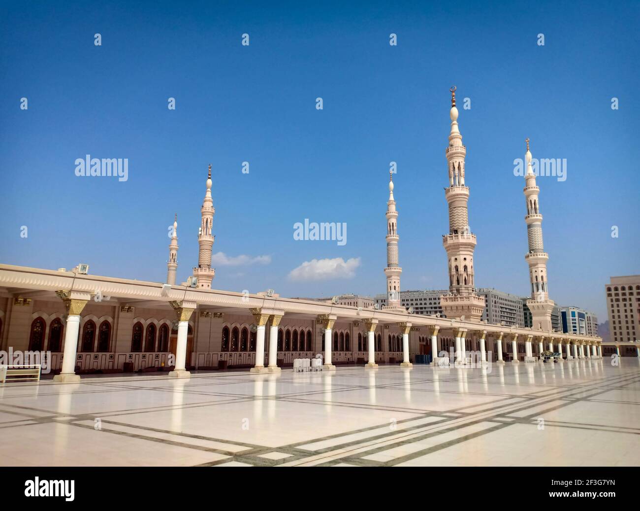 mosque of the prophet muhammad in madina, Saudi arabia Stock Photo - Alamy