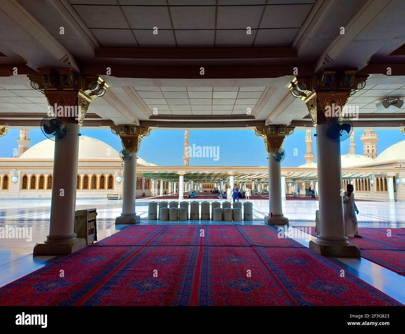 mosque of the prophet muhammad in madina, Saudi arabia Stock Photo - Alamy