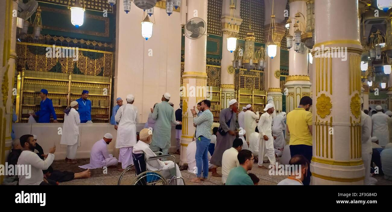 mosque of the prophet muhammad in madina, Saudi arabia Stock Photo - Alamy