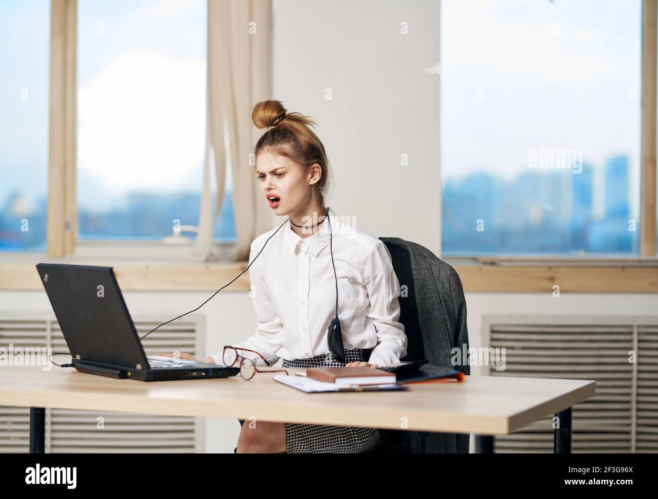 Business woman office secretary problems work lifestyle Stock Photo - Alamy