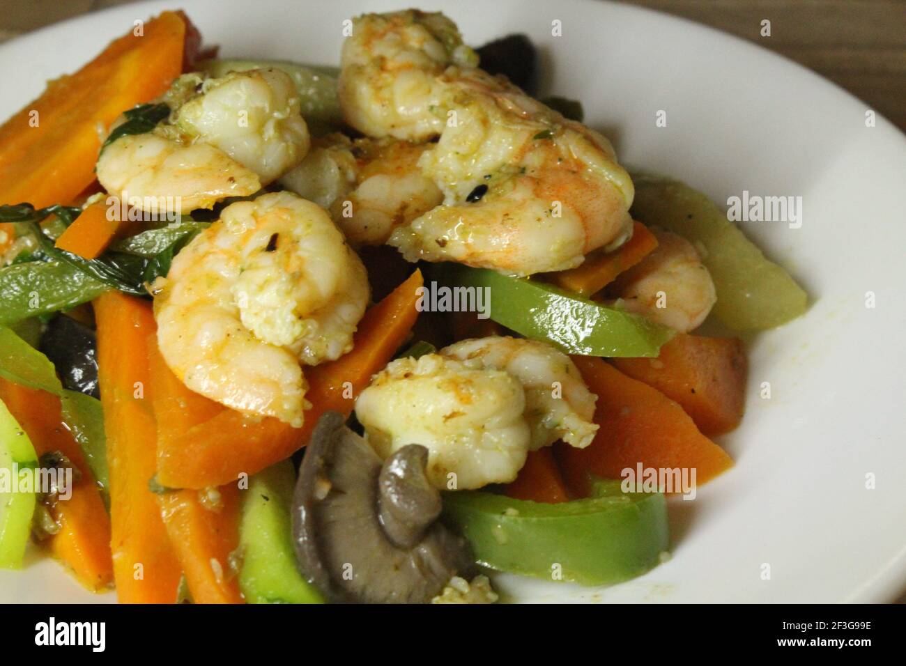 Steamed Shrimp and Grilled Mixed Vegetables Stock Photo - Alamy