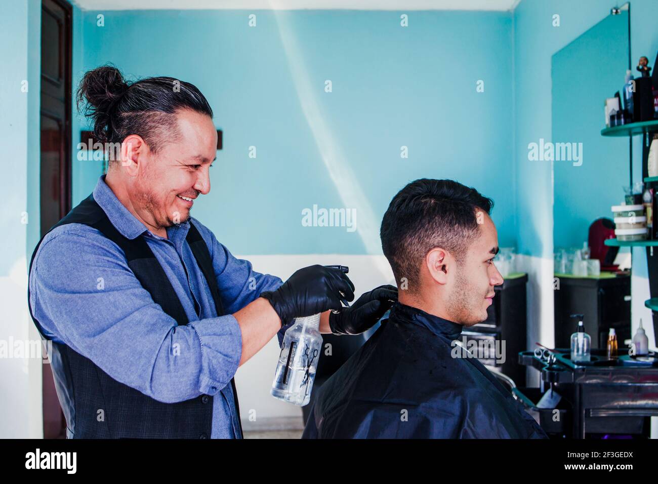 Mexican barber shop hi-res stock photography and images - Alamy