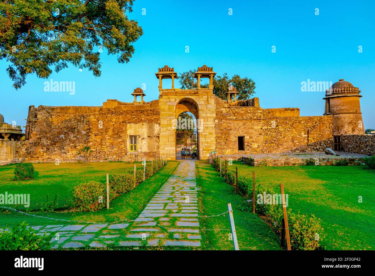 Beautiful Paintings, art, design monuments, temples, architectures ...