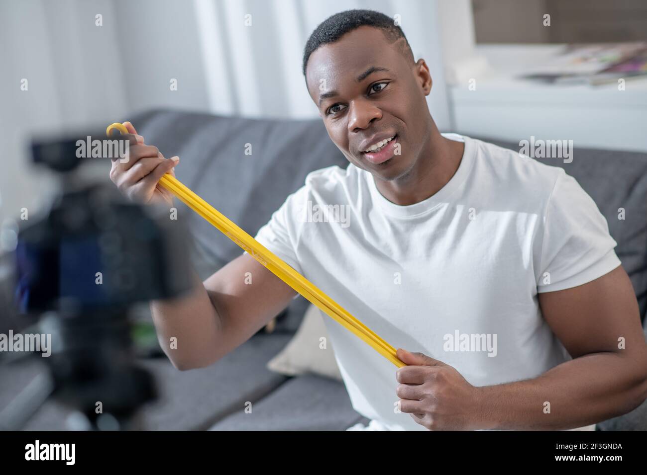 Online tutorial dark skinned hi-res stock photography and images - Alamy