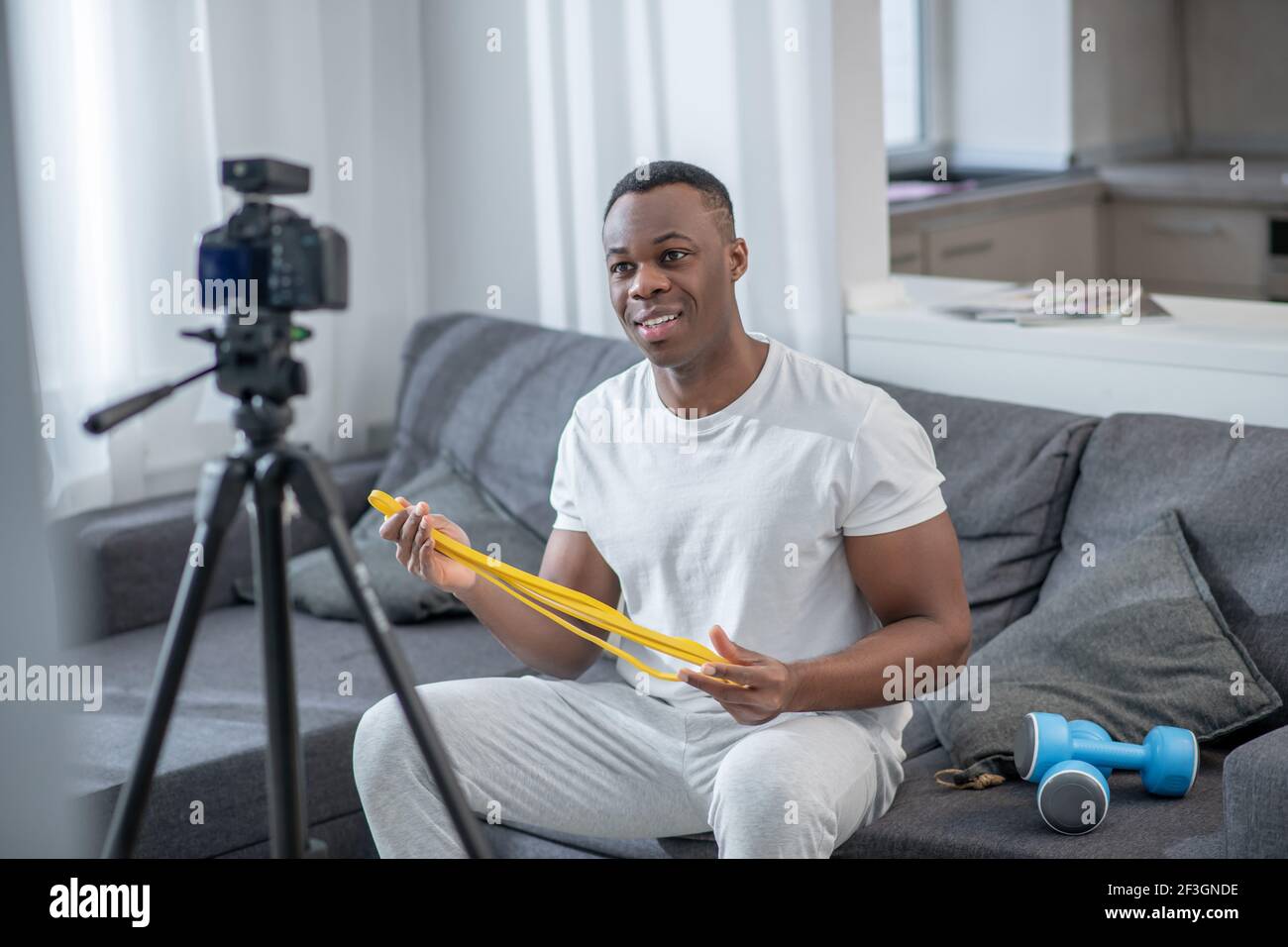 Online tutorial dark skinned hi-res stock photography and images - Alamy