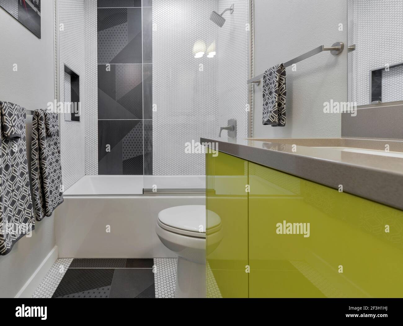 Modern residential bathroom interior Stock Photo - Alamy