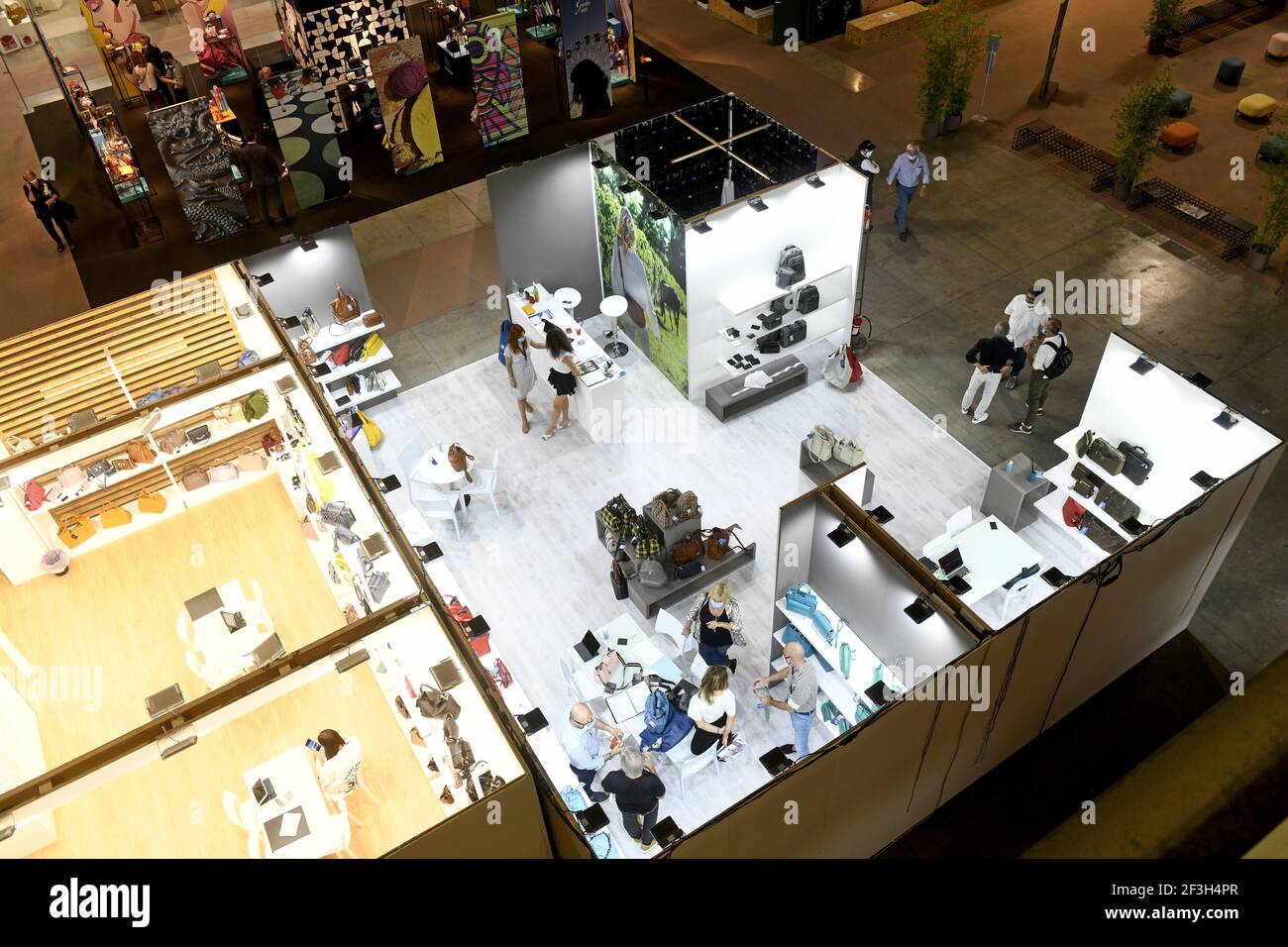 Micam mipel milan fashion fair hi-res stock photography and images - Alamy