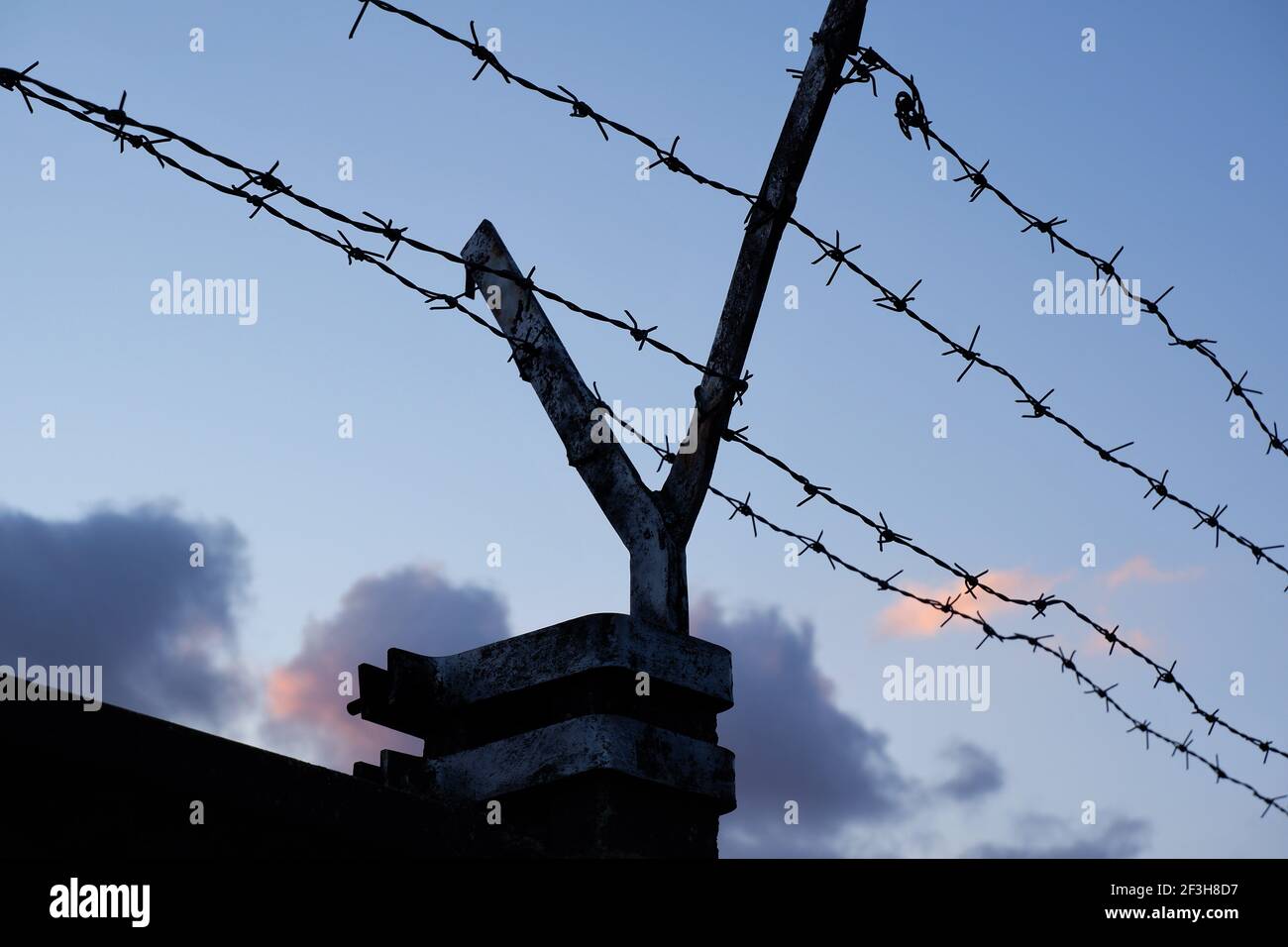 Old barrack hi-res stock photography and images - Alamy