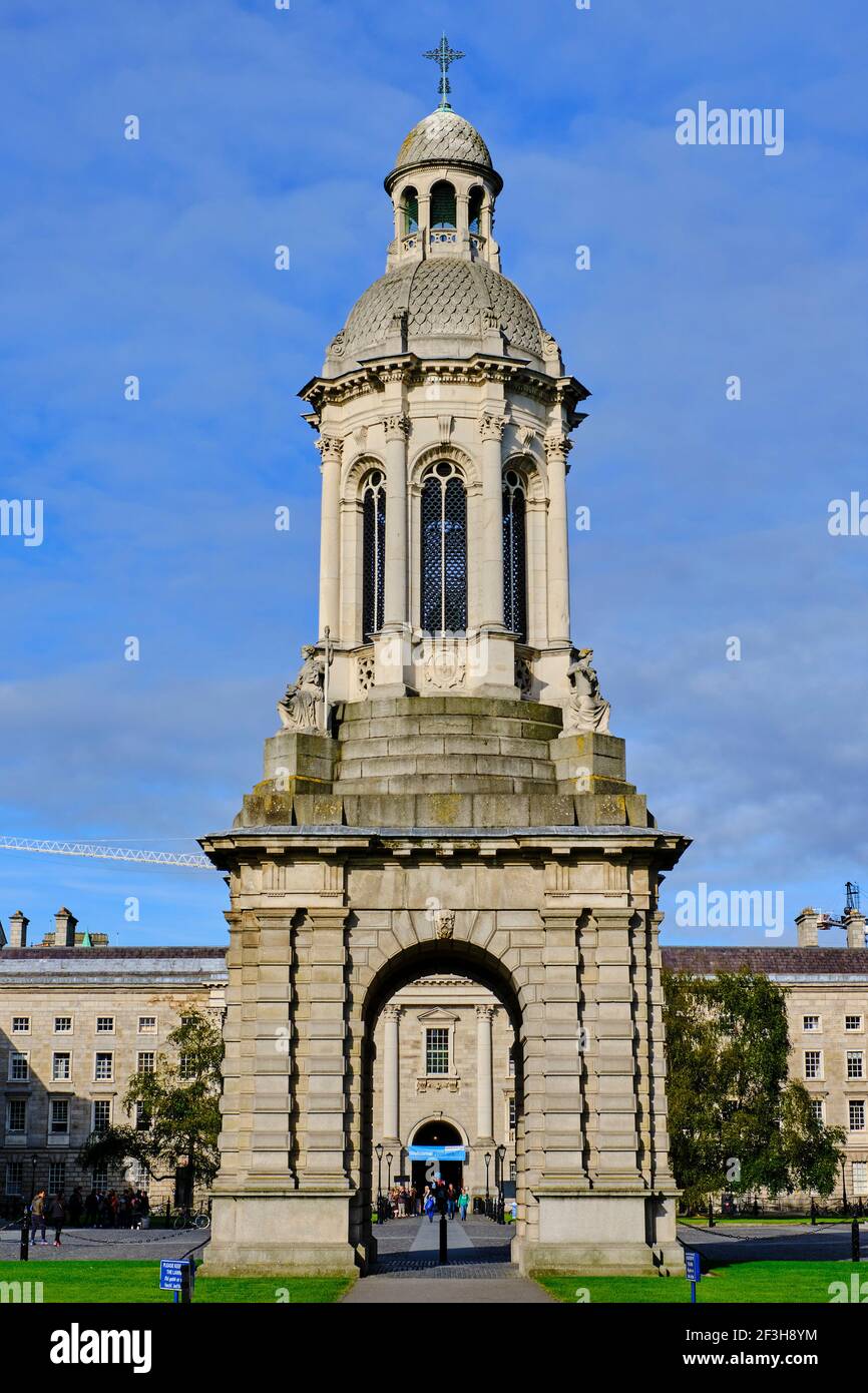 Dublin trinity college library hi-res stock photography and images - Alamy