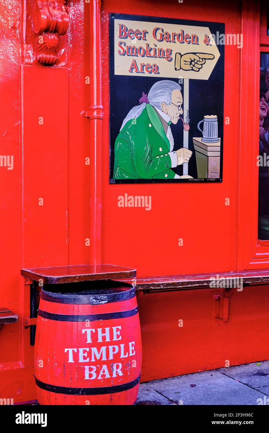 Republic of Ireland; Dublin, the touristic Temple Bar area, the Temple ...