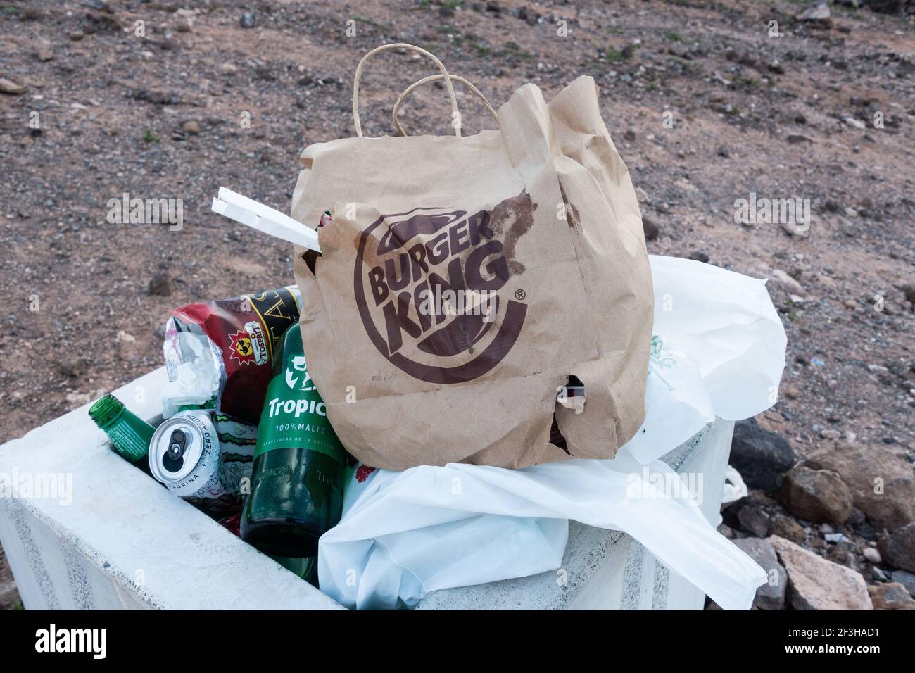 Fast food litter hi-res stock photography and images - Alamy