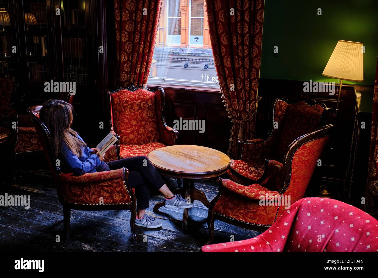 Republic of Ireland; Dublin, The Library Bar at Central Hotel Stock ...