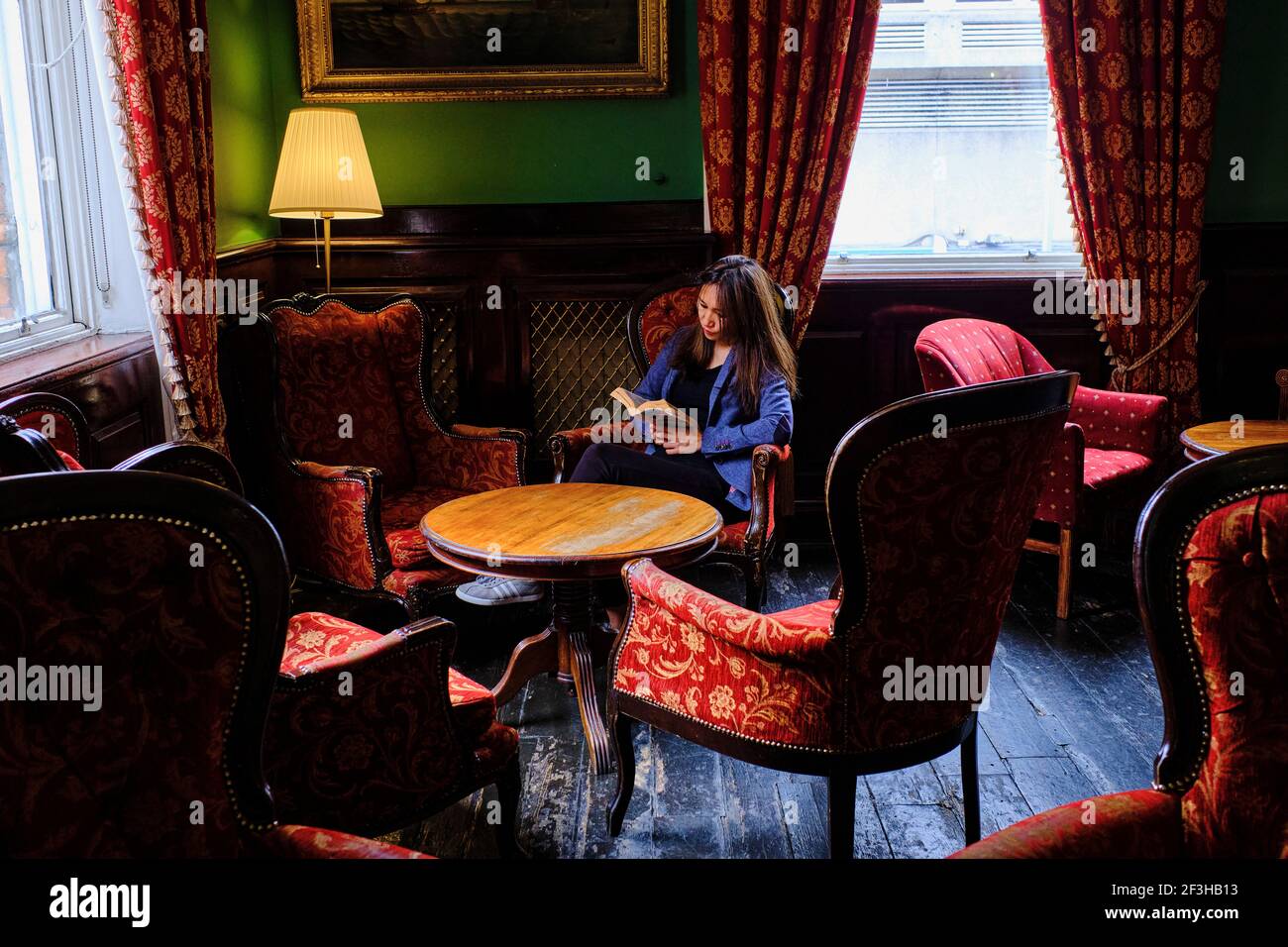 Republic of Ireland; Dublin, The Library Bar at Central Hotel Stock ...