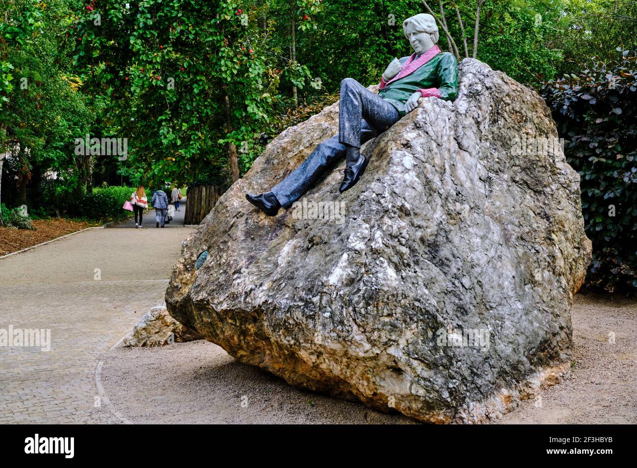Republic of Ireland; Dublin, Oscar wilde monument in the Merrion Square ...