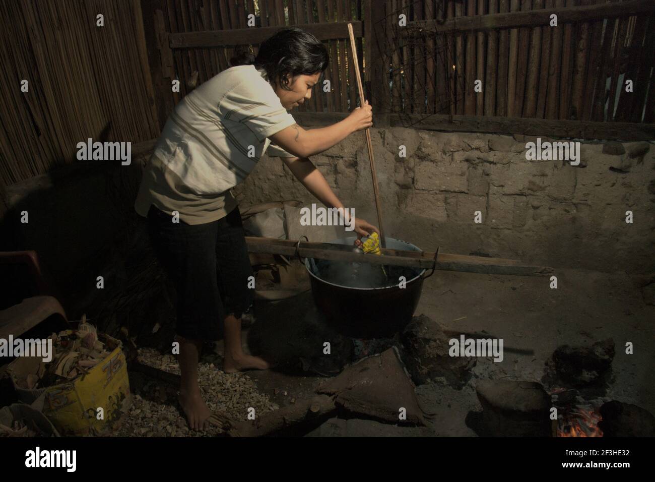 Rote islands weaving hi-res stock photography and images - Alamy