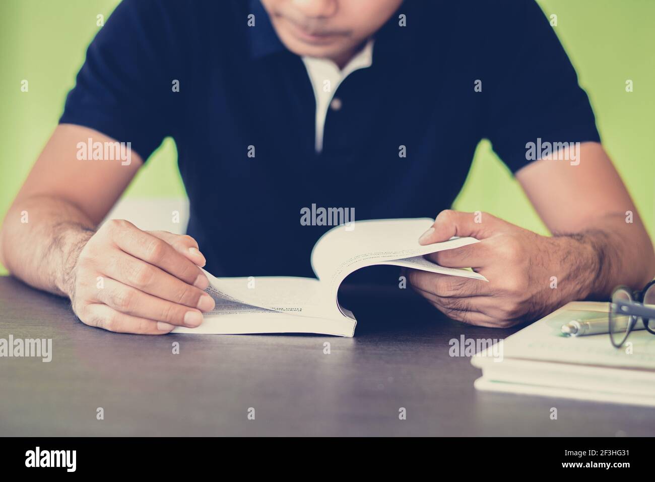 Serious read hi-res stock photography and images - Alamy