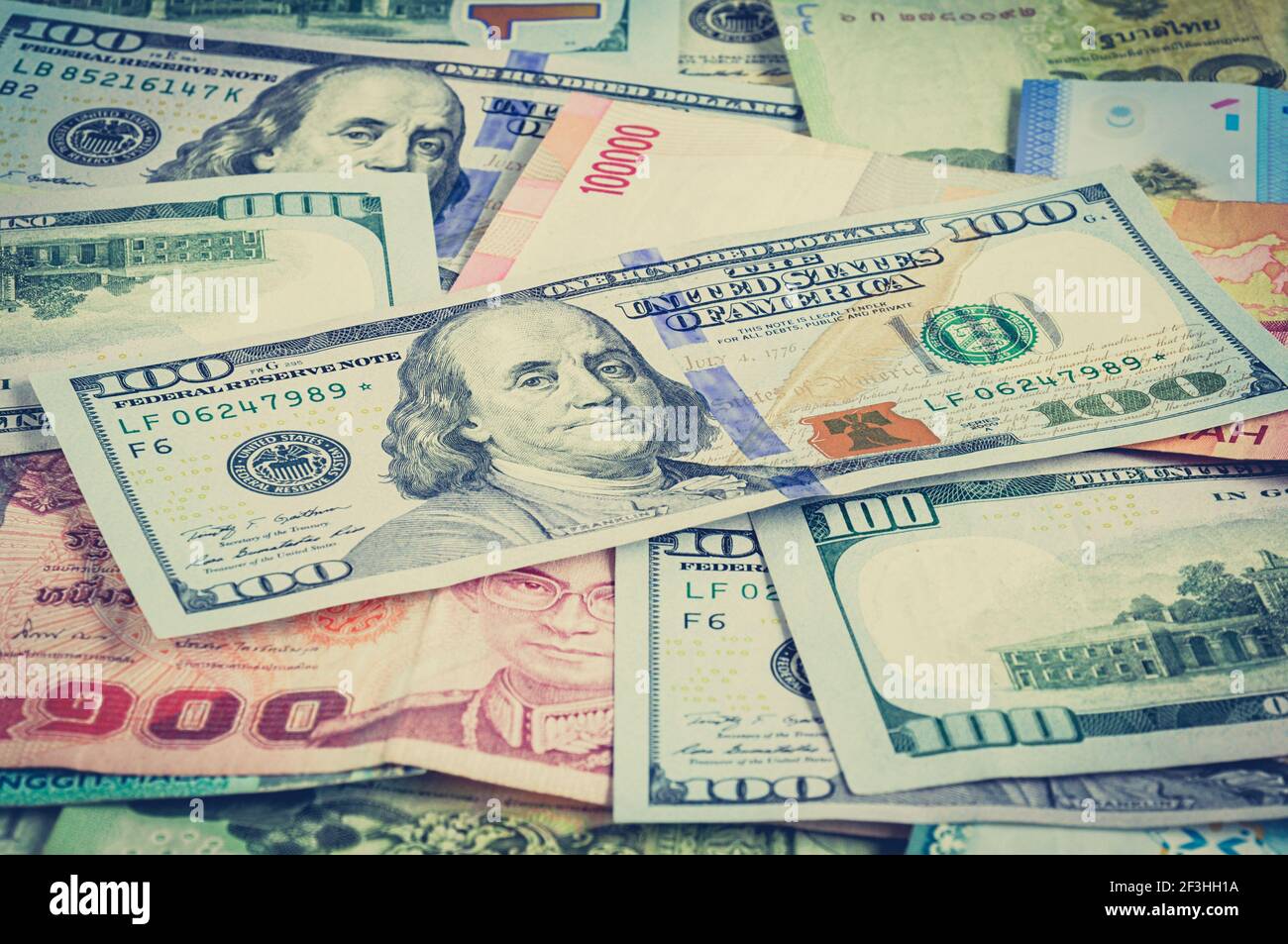 Benjamin franklin 100 bill vintage hi-res stock photography and images ...