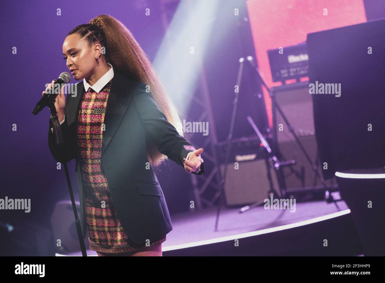 Connie constance onstage hi-res stock photography and images - Alamy