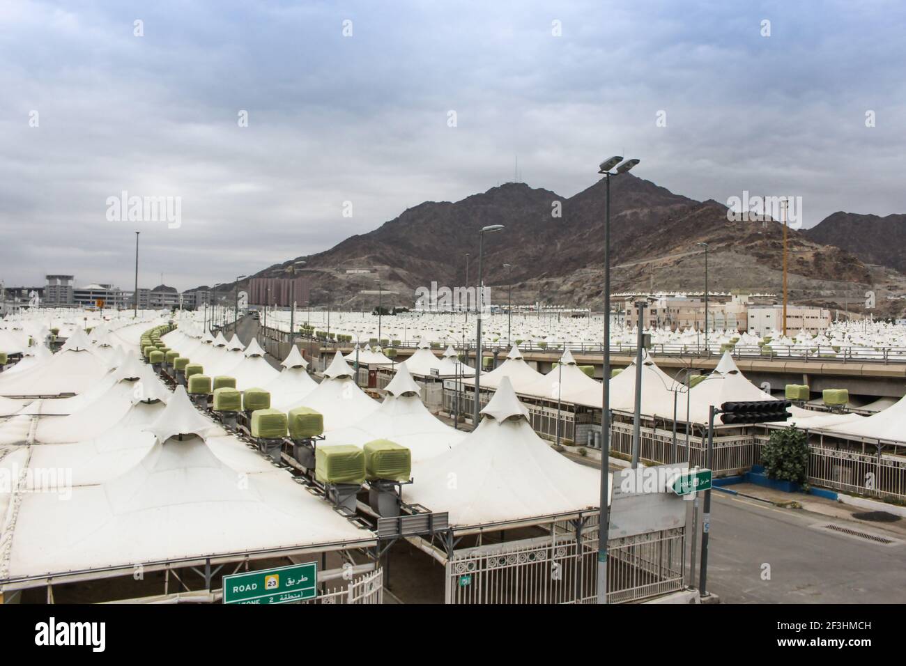 Tent city of mina, makkah, saudi arabia Stock Photo - Alamy