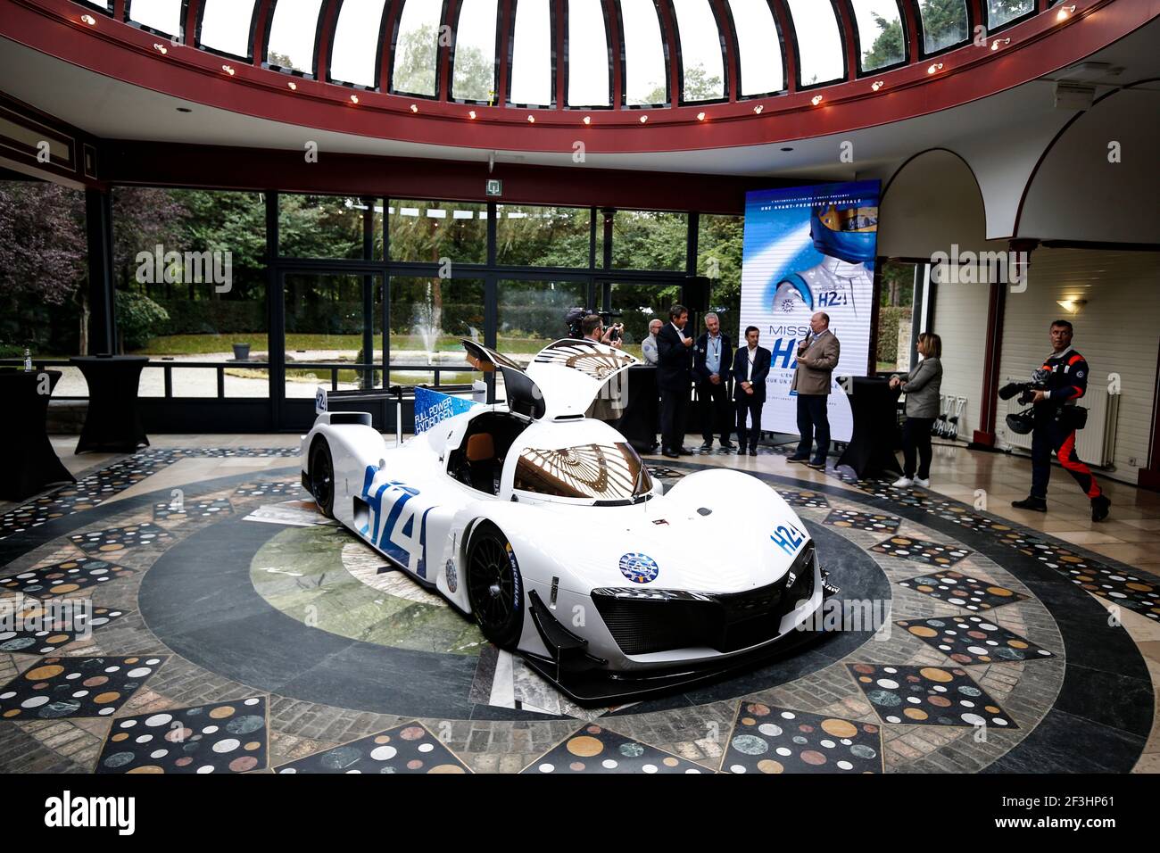 Mission h24 hi-res stock photography and images - Alamy