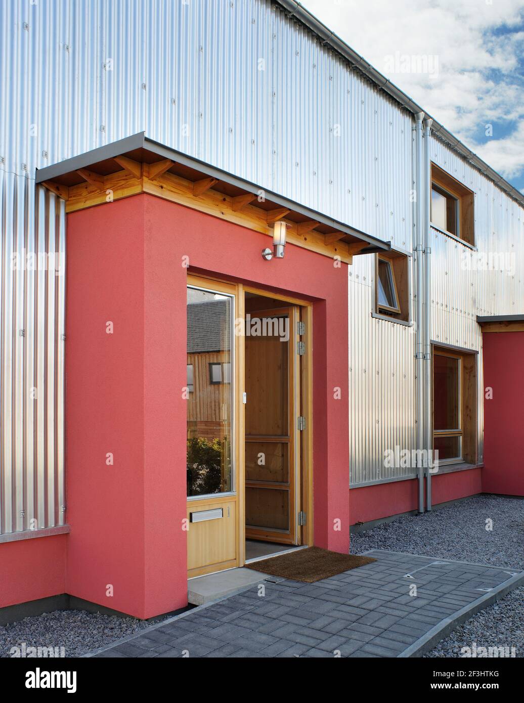 Red timber cladding hi-res stock photography and images - Alamy