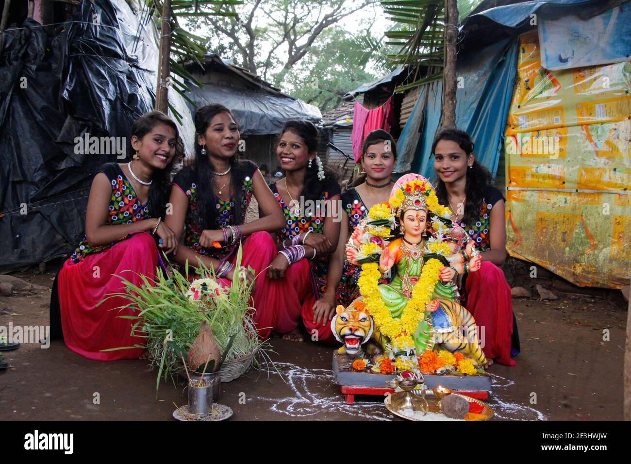 Warli tribe hi-res stock photography and images - Alamy