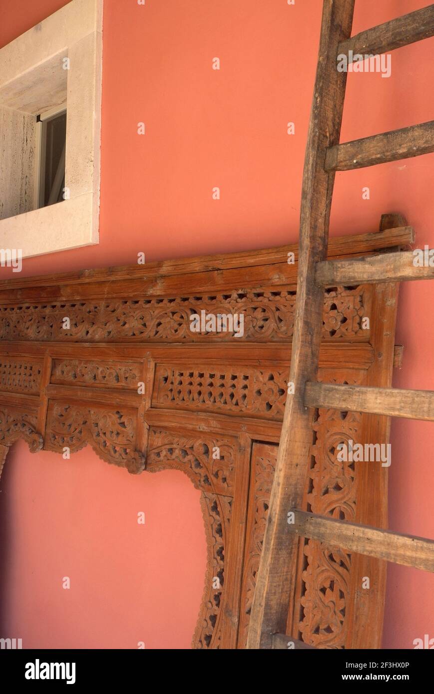 Fret fretwork hi-res stock photography and images - Alamy