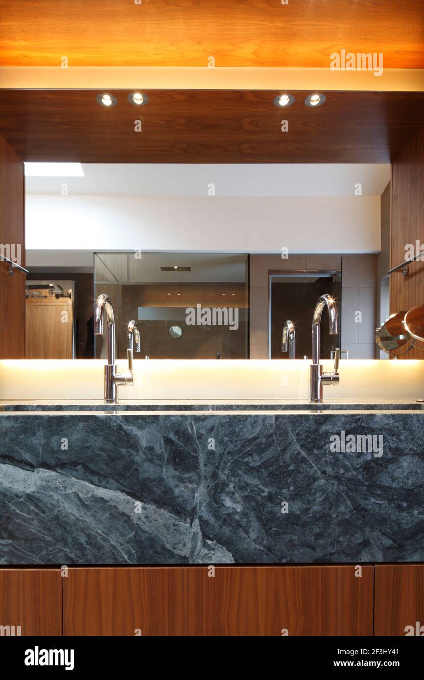 Twin trough basin (straight on / lights on) | Architect: MAP Projects ...