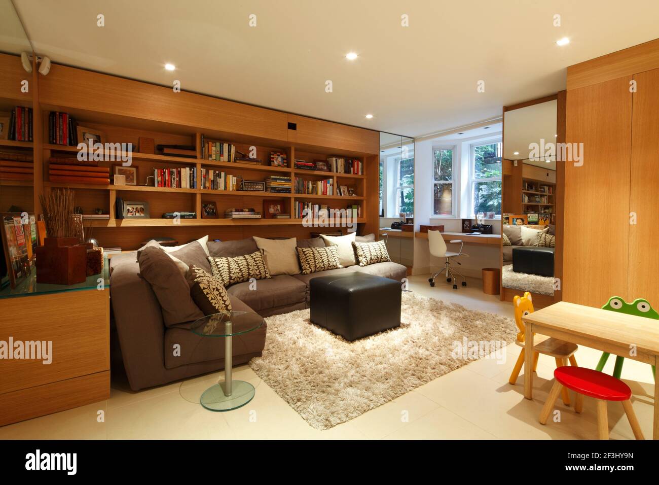 Map projects hi-res stock photography and images - Alamy