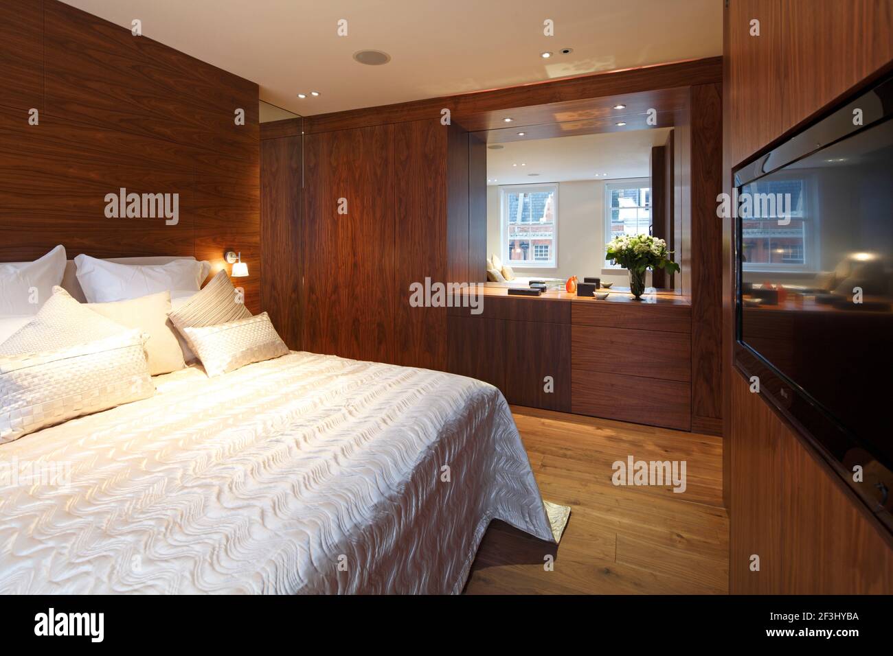 Walnut panelled bedroom | Architect: MAP Projects | Stock Photo - Alamy