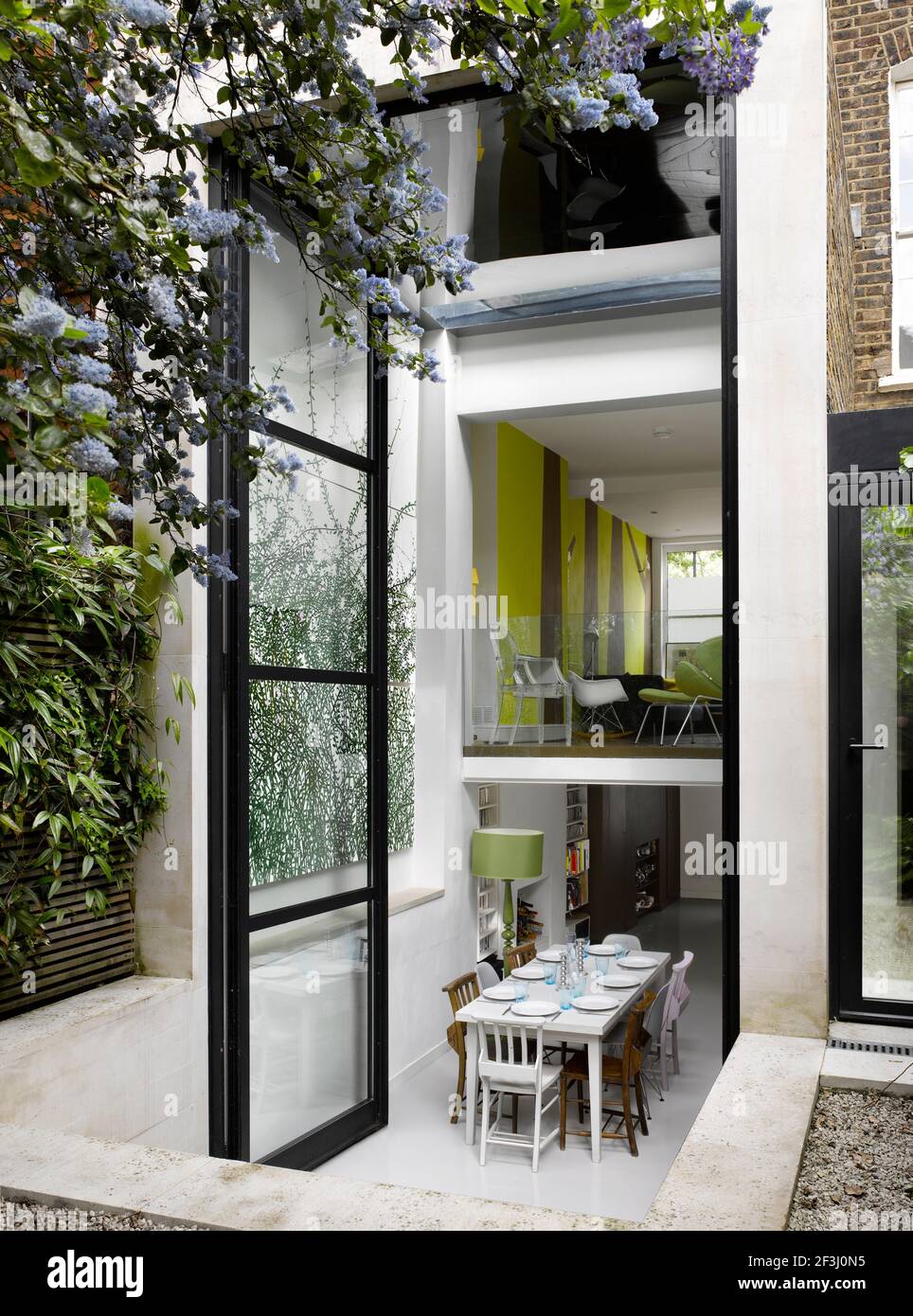 Exterior Facade of Islington House by Dominic Mckenzie Architect ...