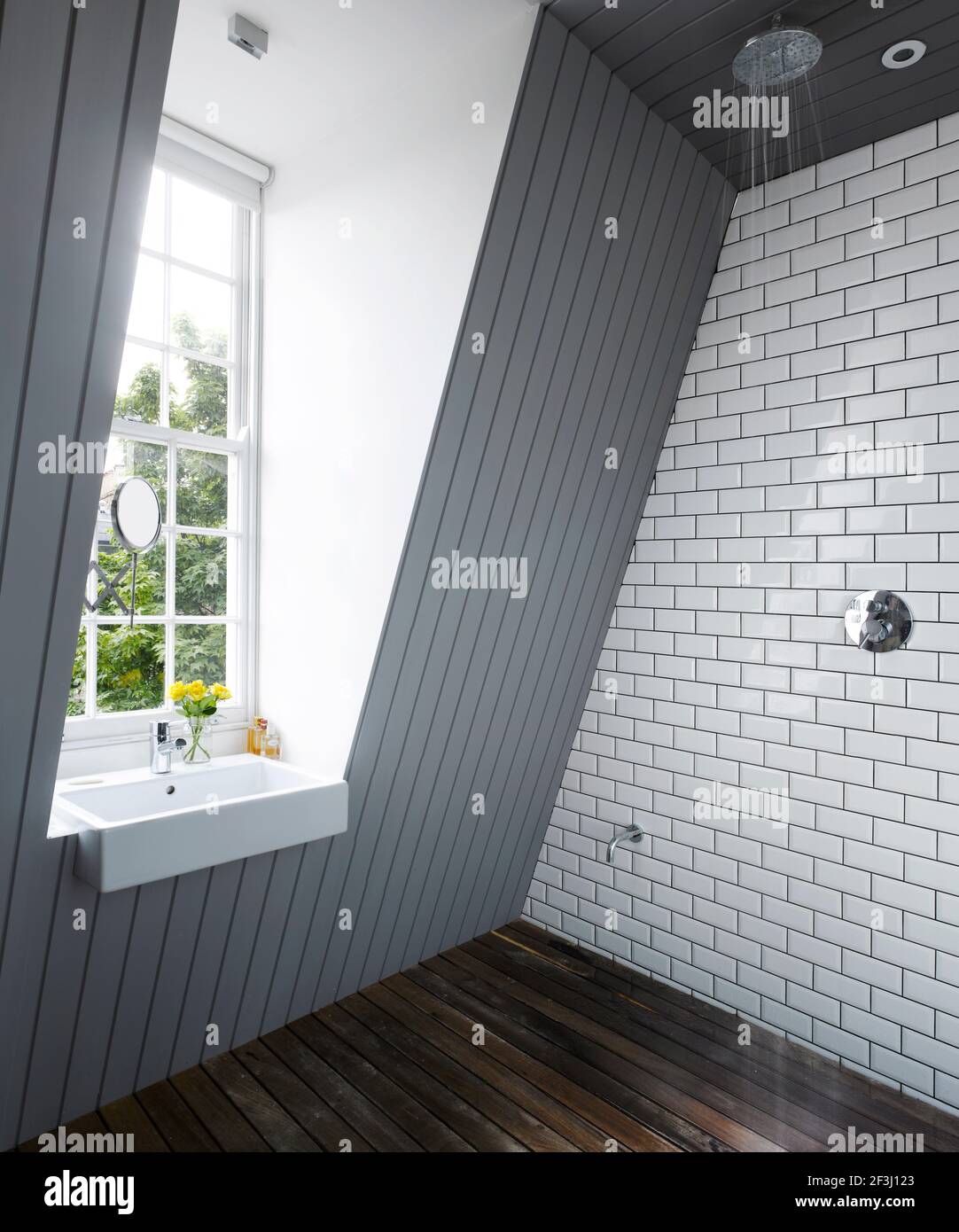 Bathroom in Attic Extention of Islington House by Dominic McKenzie ...
