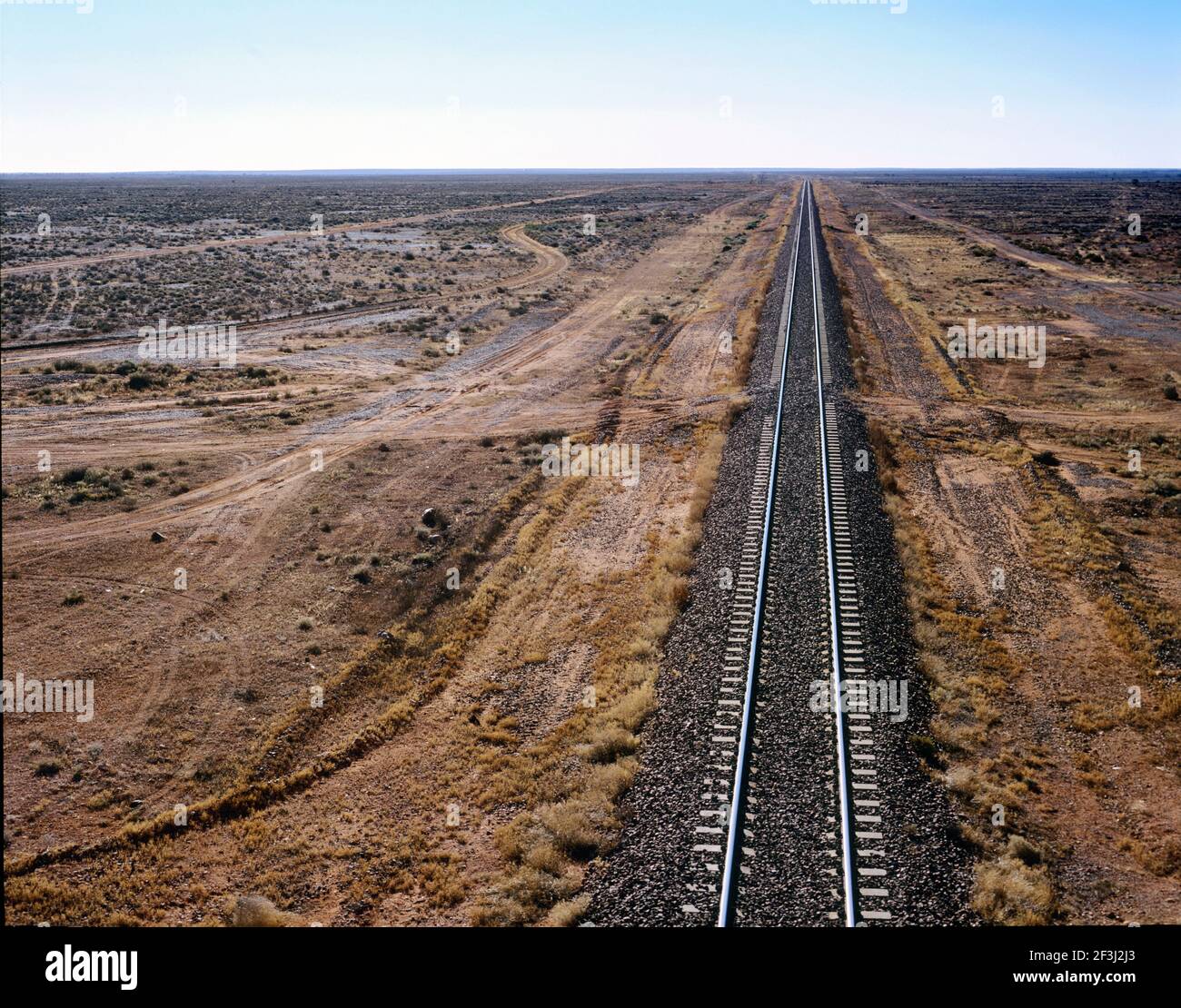 Australia, South Australia ; railroad track through the Outback near ...
