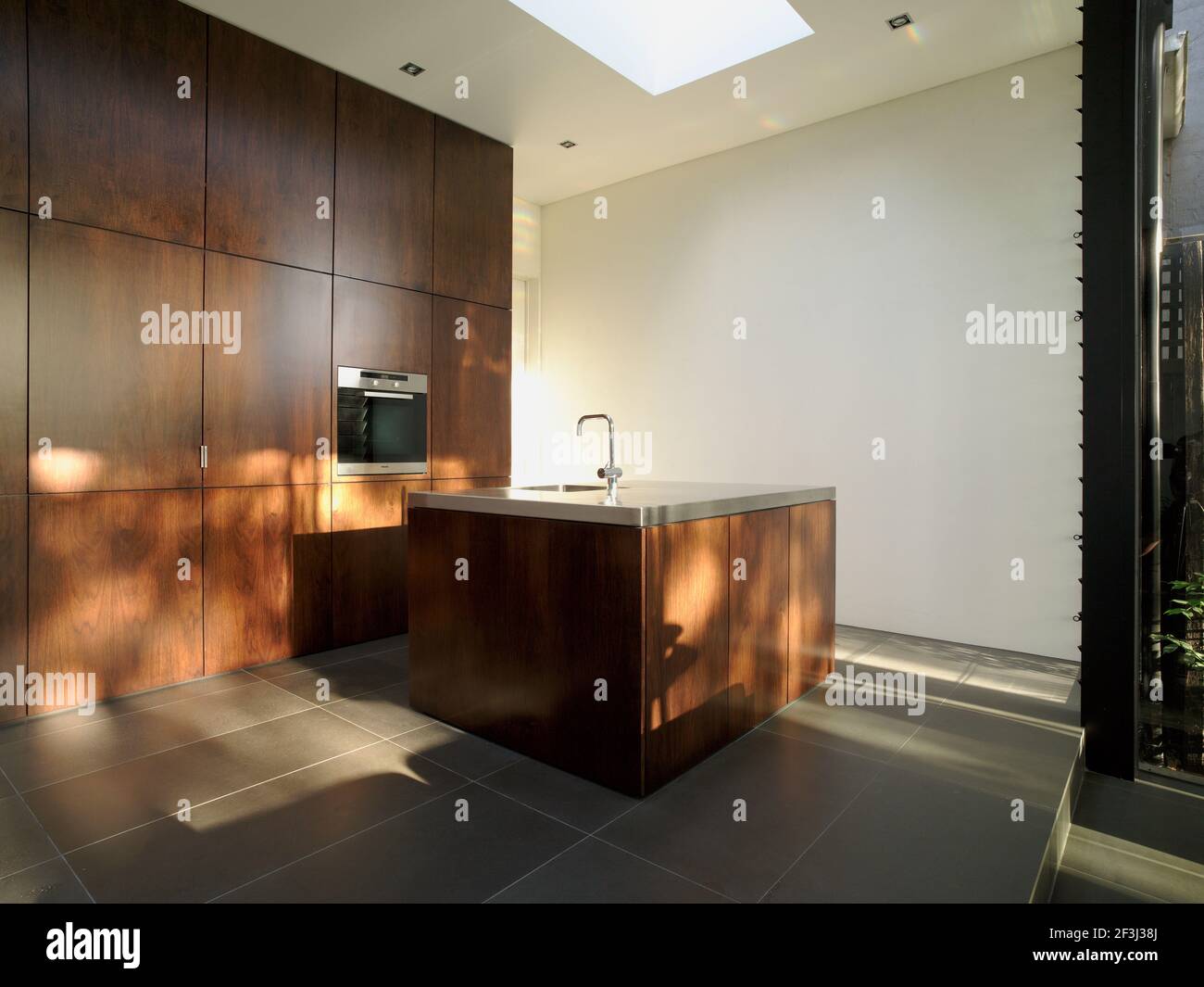 Peter Miglis / Jan Gyrn, Melbourne, Victoria, Australia Stock Photo - Alamy