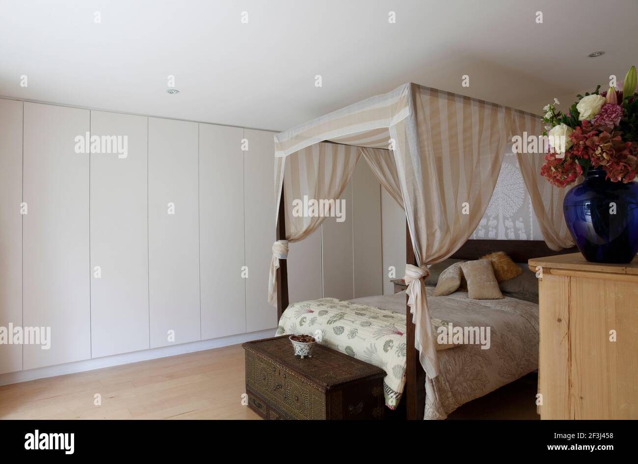 Bedroom with colonial style four poster bed | Architect: Silk Mews ...