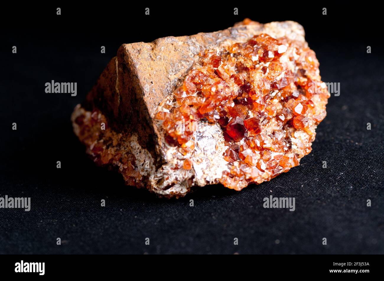 Geology garnet chlorite silicate rock hi-res stock photography and ...