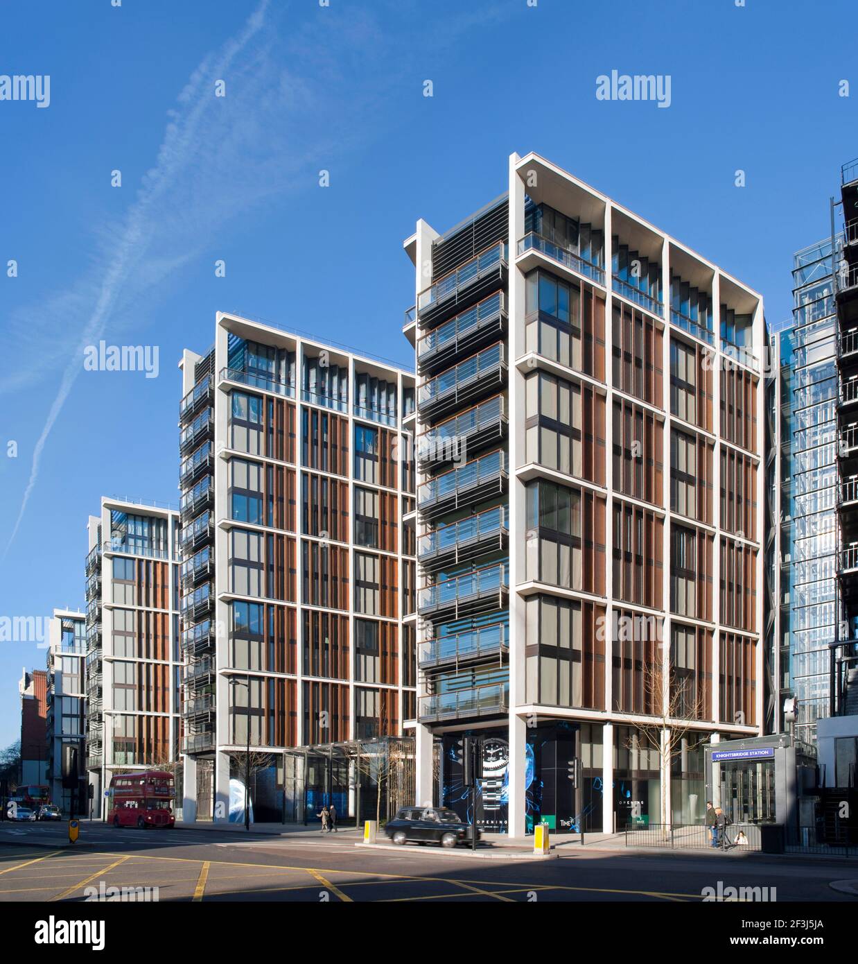 One hyde park penthouse hi-res stock photography and images - Alamy