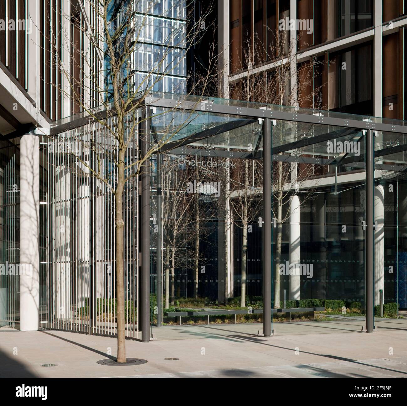 One hyde park penthouse hi-res stock photography and images - Alamy